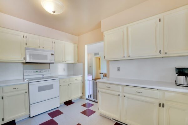 7 Signs It's Time to Replace Your Kitchen Cabinets